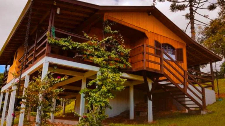 53 Casas de Campo para Terreno em Aclive ou Declive