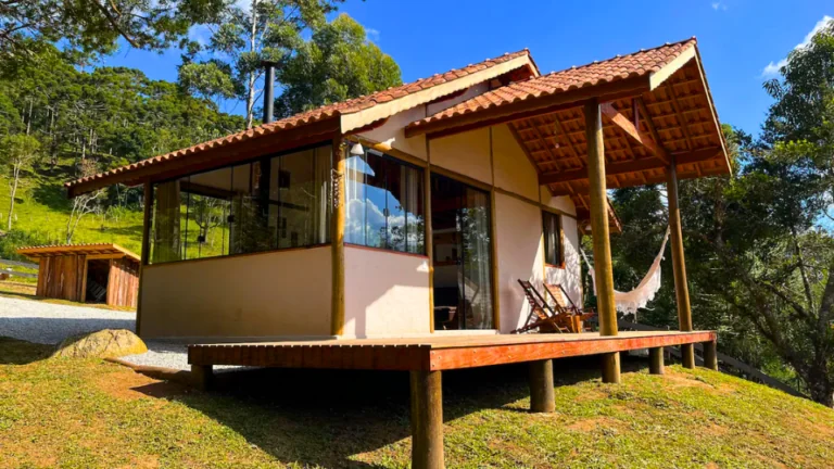 53 Casas de Campo para Terreno em Aclive ou Declive